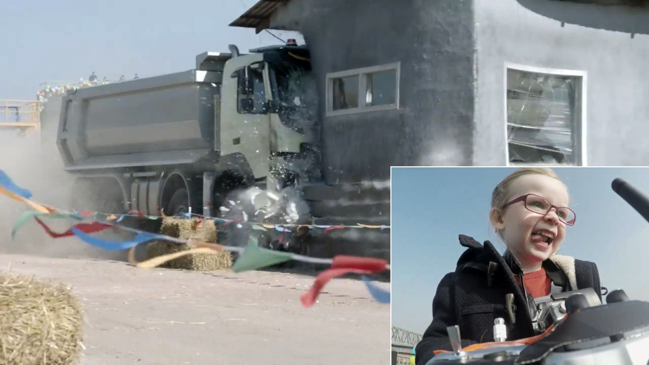 Volvo prueba su camión indestructible con una niña de 4 años - TEC