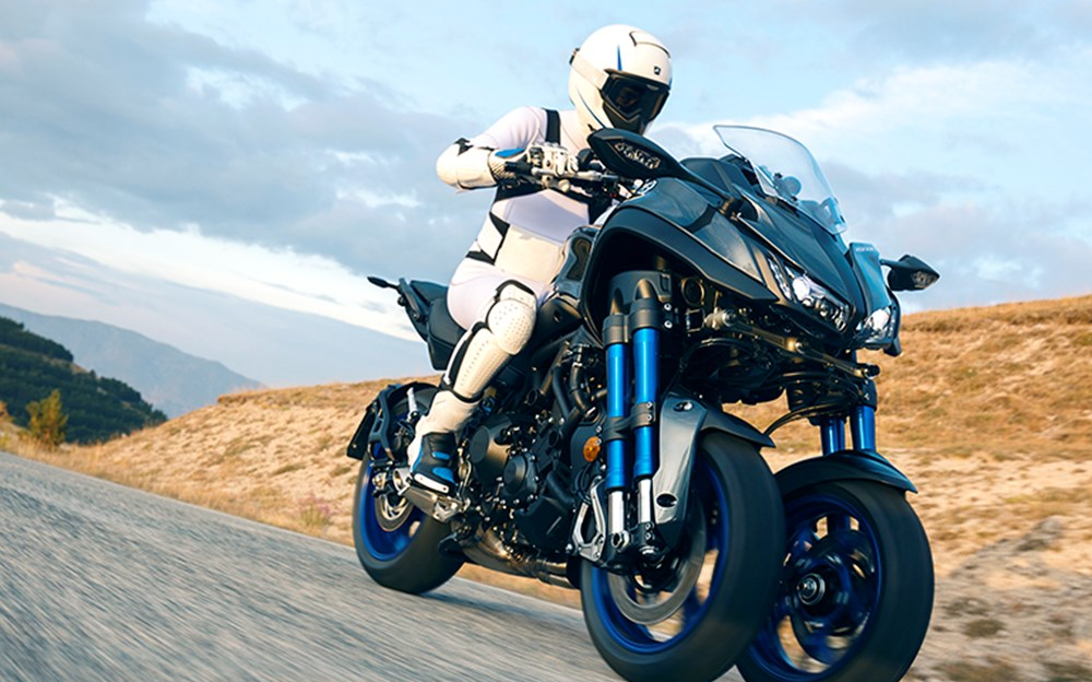Esta moto concepto de Yamaha tiene tres ruedas y una versión scooter - TEC