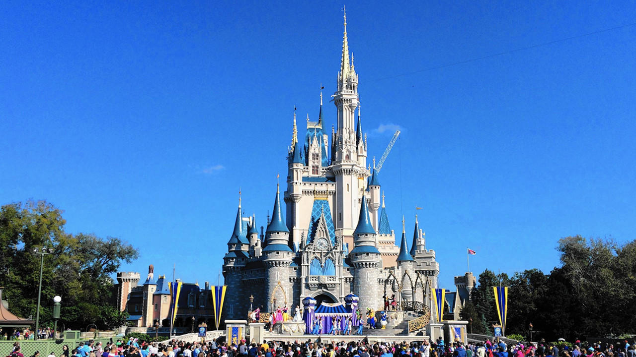 Disney anuncia el nombre de su servicio de streaming y los dos ...
